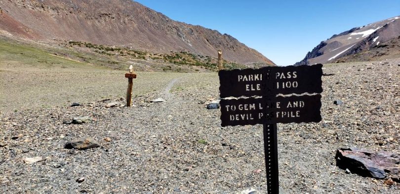 Hiking Parker and Mono Pass in Yosemite National Park